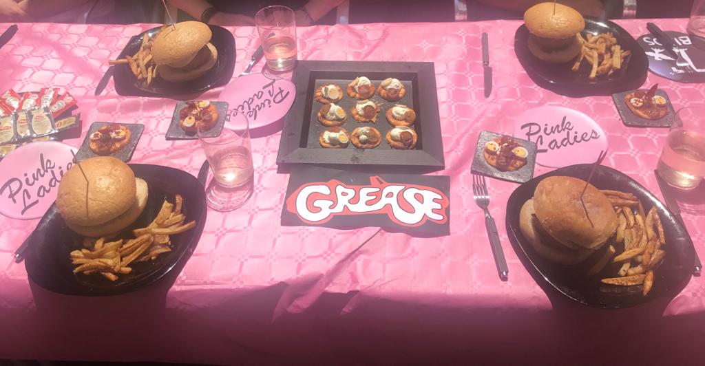 MENÚ GREASE – La Gata Rock&Food
